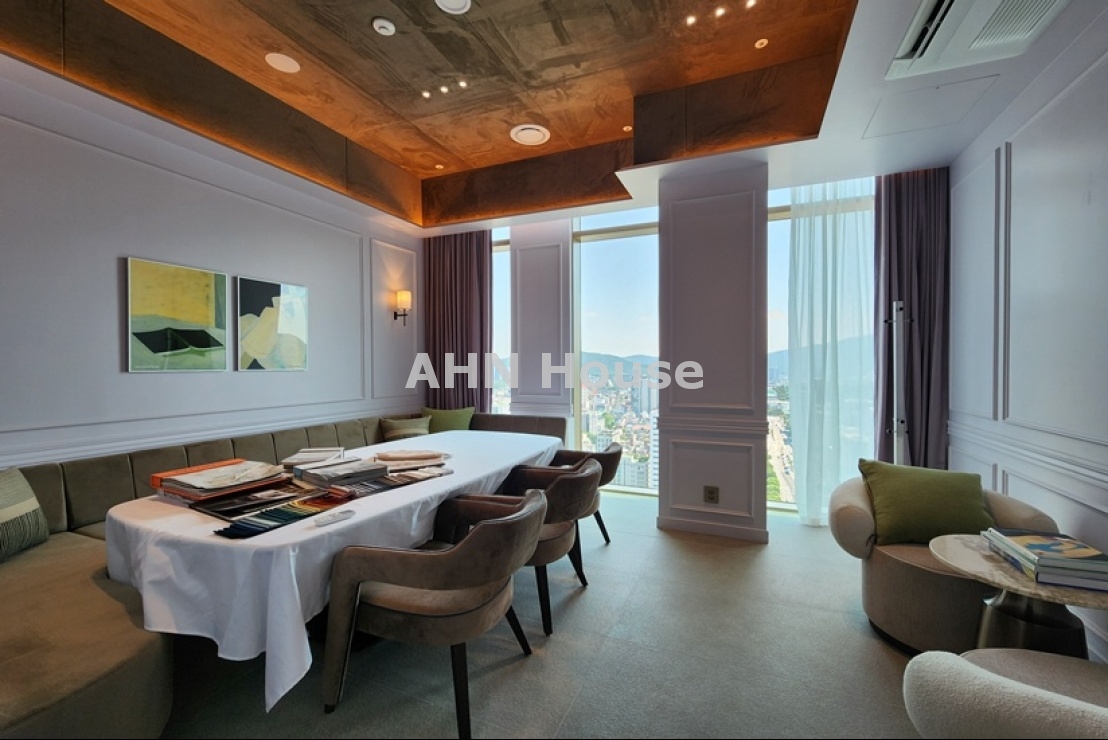 AHN HOUSE